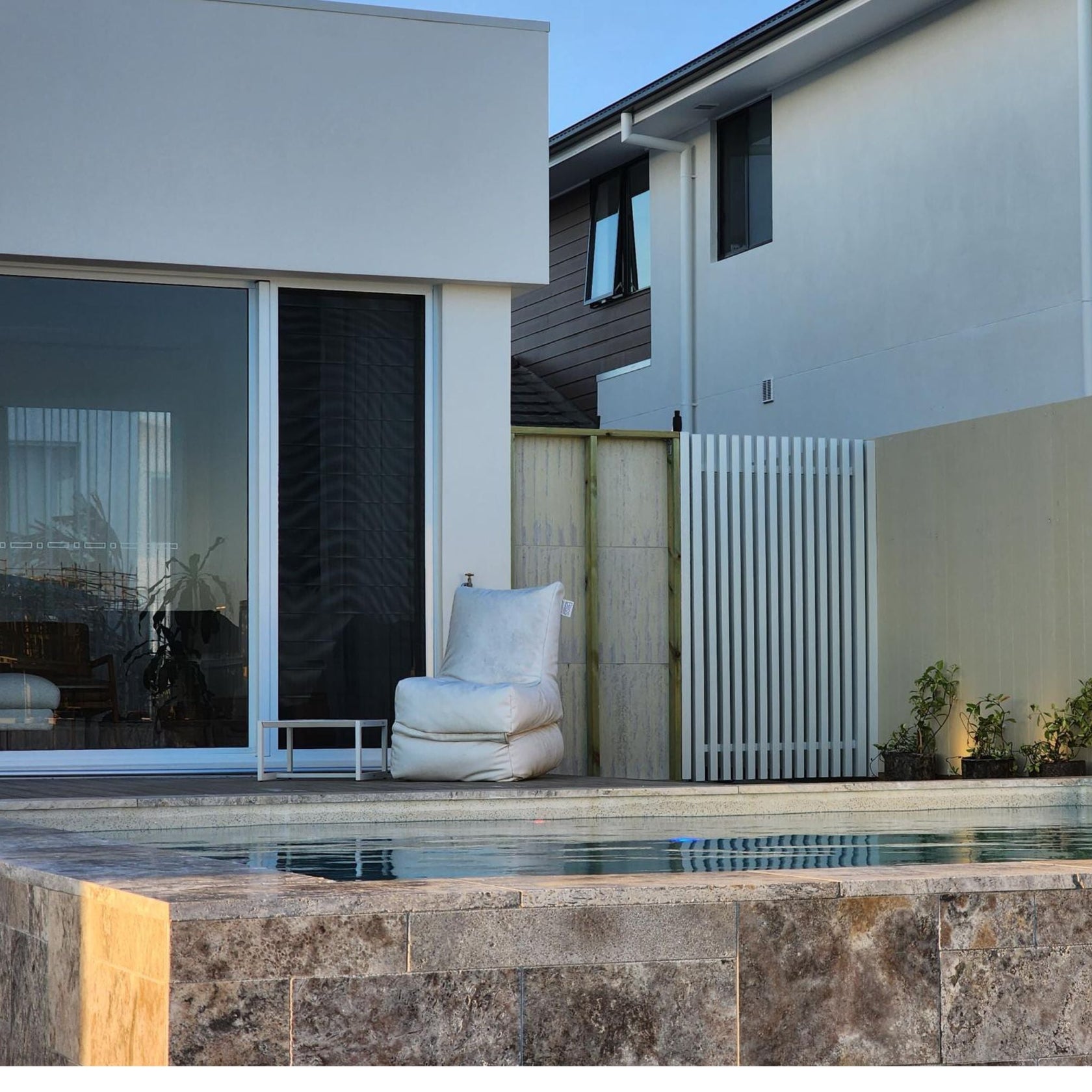 Aluminium Batten Gate 1m Wide - White – Future Fence